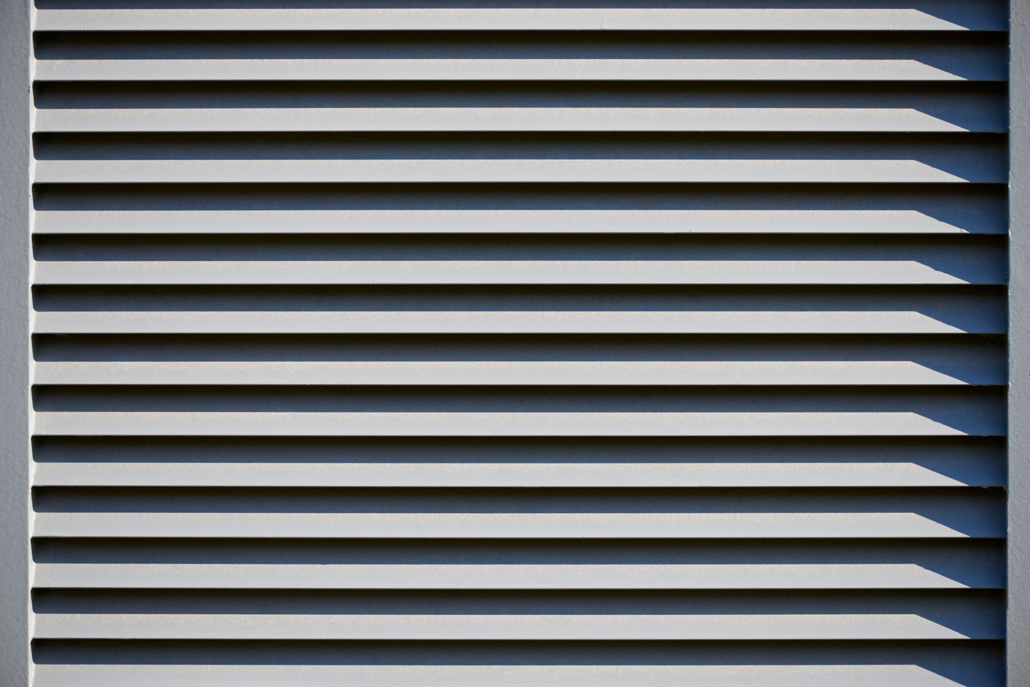 Ventilación Industrial: Todo lo que Necesitas Saber sobre los Louvers